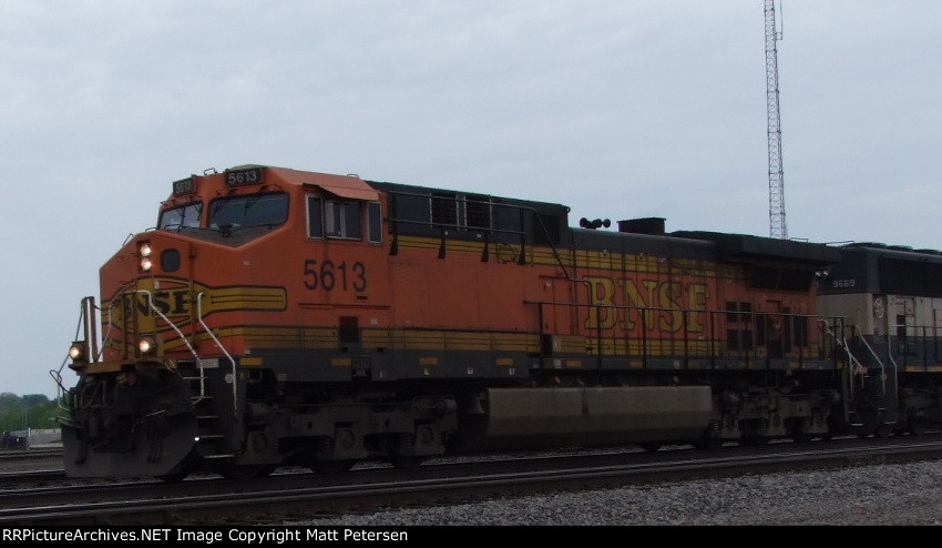 BNSF 5613